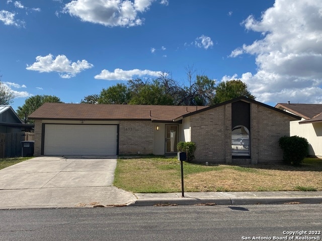 1035 Cloverbrook St, San Antonio, TX 78245 - House Rental in San ...