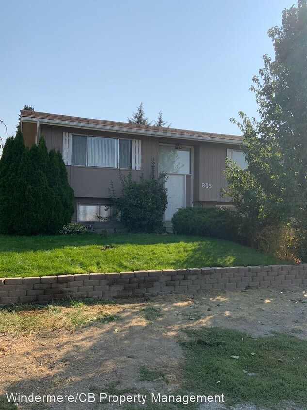 905 N Jackson Pl, East Wenatchee, WA 98802 - House Rental in East ...