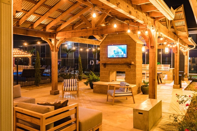 The Enclave at the Stadium - 1600 S M.L.K. Jr Blvd Waco, TX ...