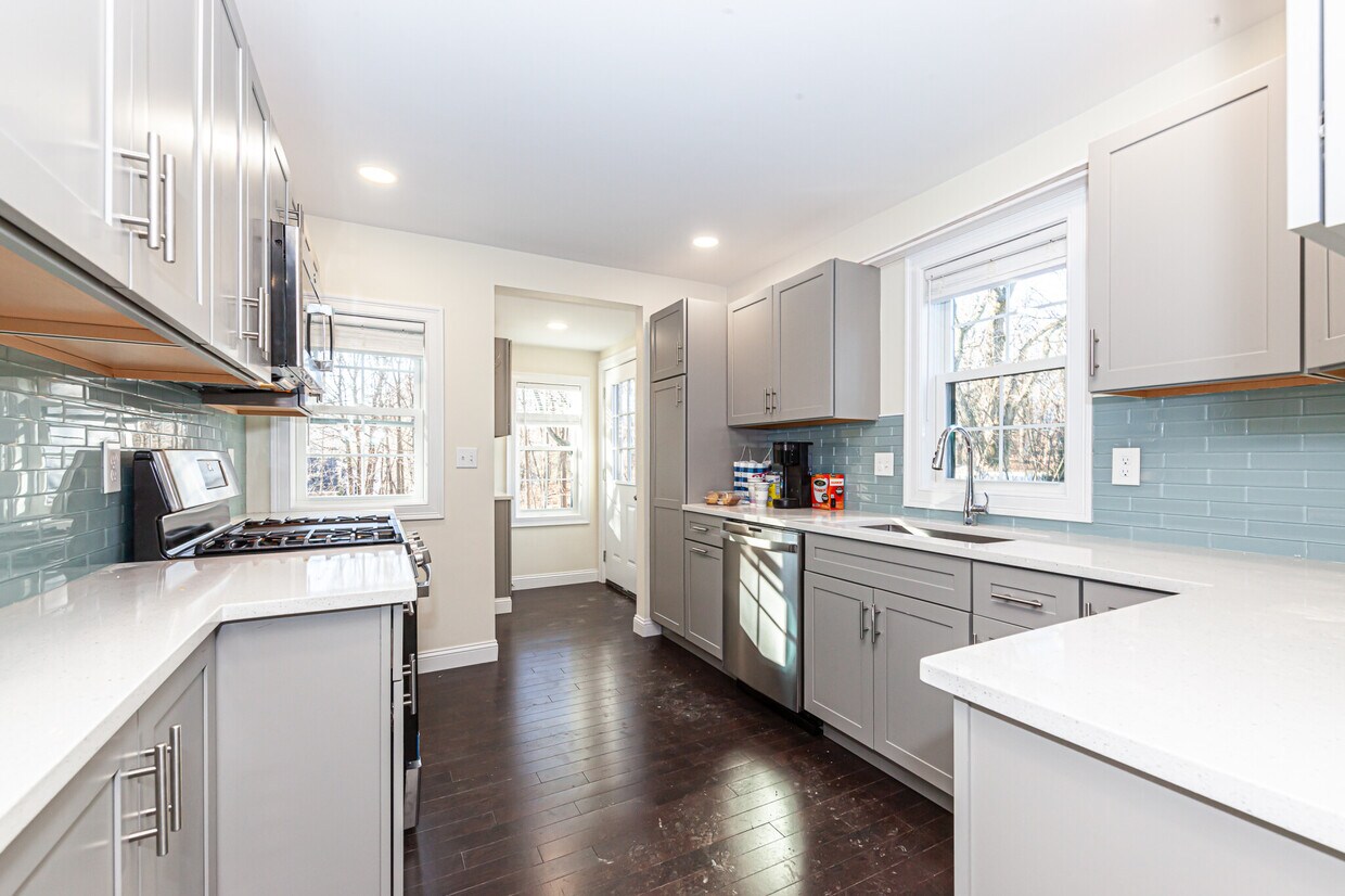 48 Caldwell Rd, Waltham, MA 02453 - Condo for Rent in Waltham, MA ...