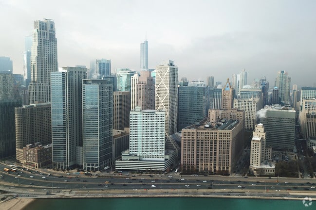 Axis Apartments and Lofts - Apartments at 441 E Erie St Chicago, IL ...