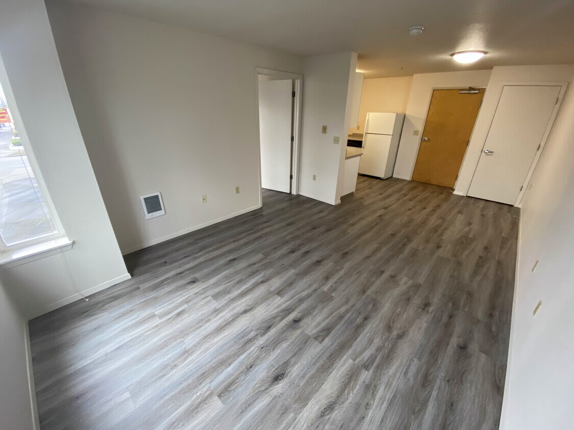 Rose City Center Apartments - 55 and Over - Apartments at 6819 NE Sandy ...