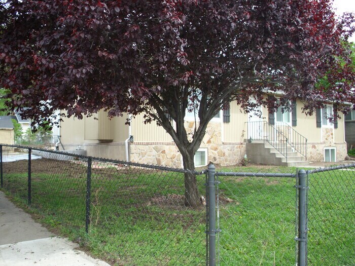 190 N Main St, North Salt Lake, UT 84054 - Room for Rent in North Salt ...