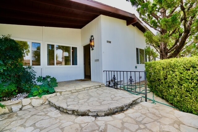 22148 Welby Way, Woodland Hills, CA 91303 - House Rental in Woodland ...