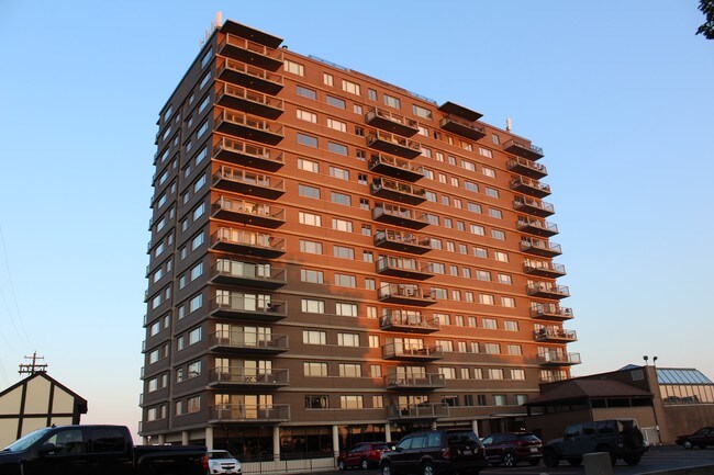 Highland Tower Apartments - Cincinnati, OH | Apartments.com