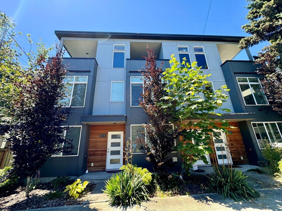 8517 Midvale Ave N, Seattle, WA 98103 - Townhome Rentals in Seattle WA ...