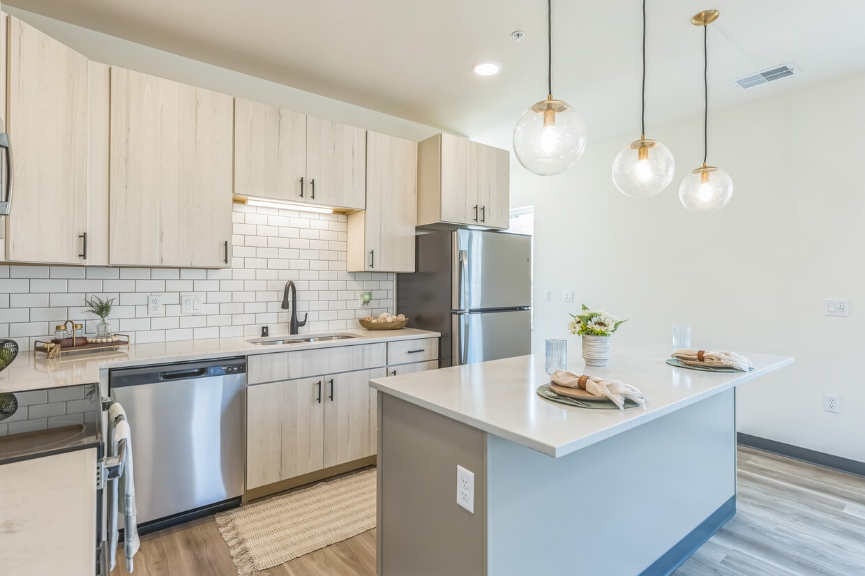 CC Lane Apartments and Townhomes - 877 Oregon Center Dr Oregon, WI ...