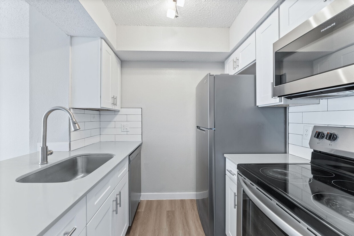 Junction at 7760 - 7760 McCallum Blvd Dallas, TX 75252 | Apartments.com