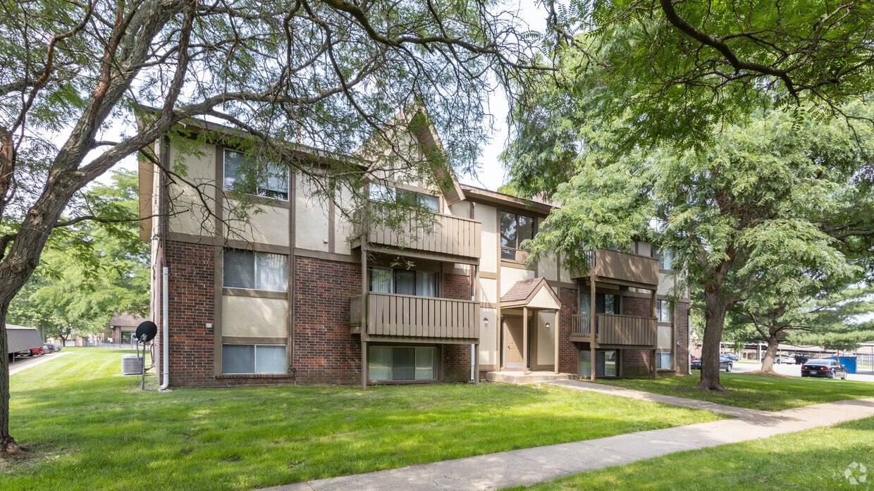 Nottingham Place Apartments - 704 S Drake Rd Kalamazoo, MI 49009 ...