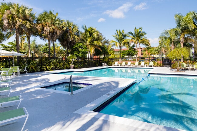 Apartments for Rent with a Swimming Pool in Sunset Isle, Tamarac ...
