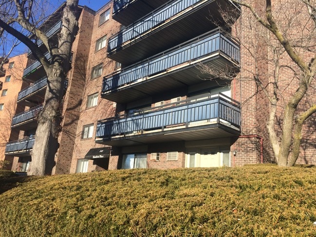 Hamilton Place Apartments - Watertown, MA | Apartments.com