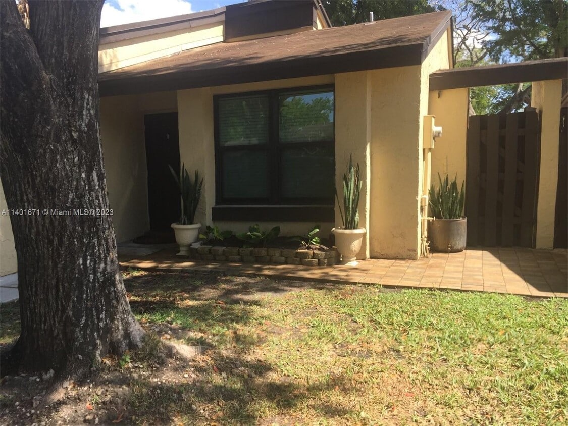 12724 SW 68th Ln, Miami, FL 33183 - Townhome Rentals in Miami FL ...