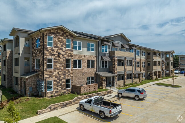 The Trails at Paradise Valley - Apartments in Fayetteville, AR | Apartments.com