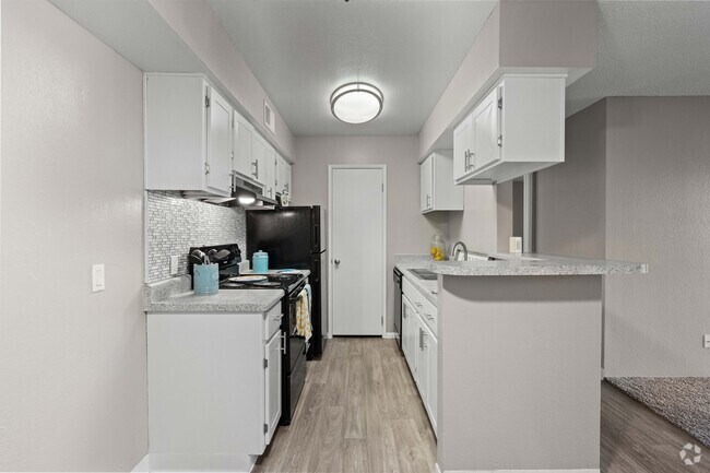 Broadway Northeast Apartments for Rent with a Walk-In Closet - Tucson ...