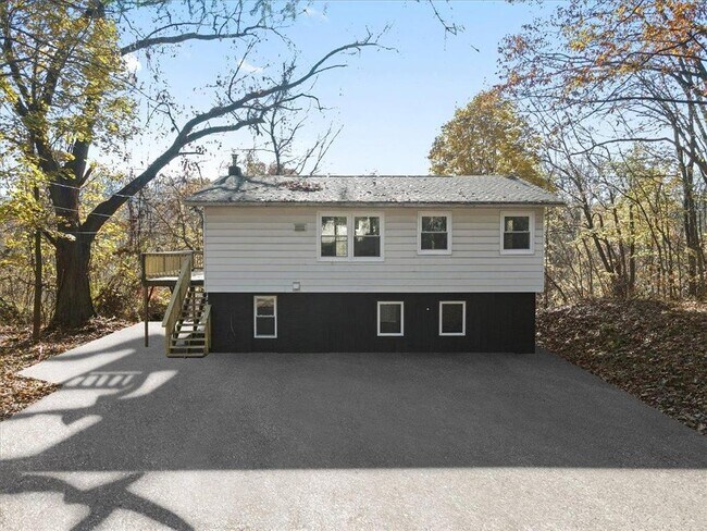 359 E Brown St, East Stroudsburg, PA 18301 - House Rental in East ...