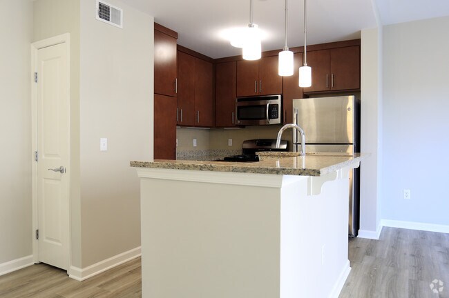 101 Park Place at Harbor Point Apartments - 101 Washington Blvd ...