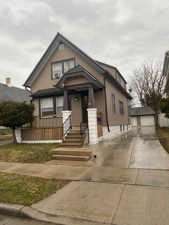 Muskegg Way Basement Apartments for Rent - Milwaukee, WI - Updated ...