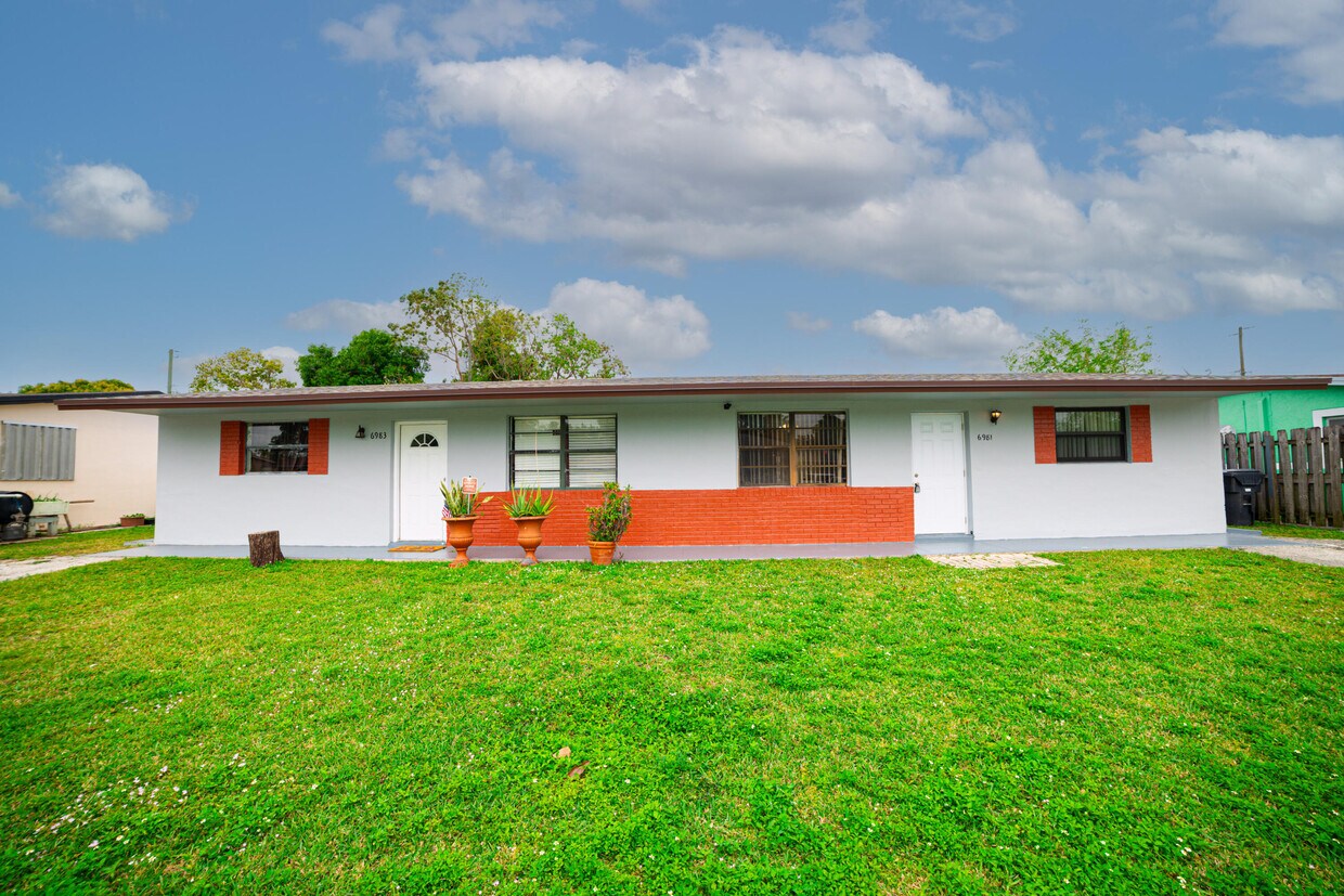 6981 SW 19th Manor, Pompano Beach, FL 33068 - House Rental in Pompano ...