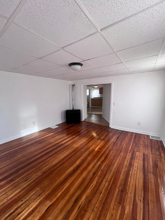 321 High St Unit 1st floor front, Woonsocket, RI 02895 - Apartments in ...