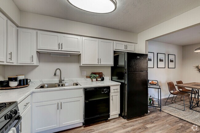 Harvard Square Cooperative Apartments for Rent - Indianapolis, IN - 13 ...