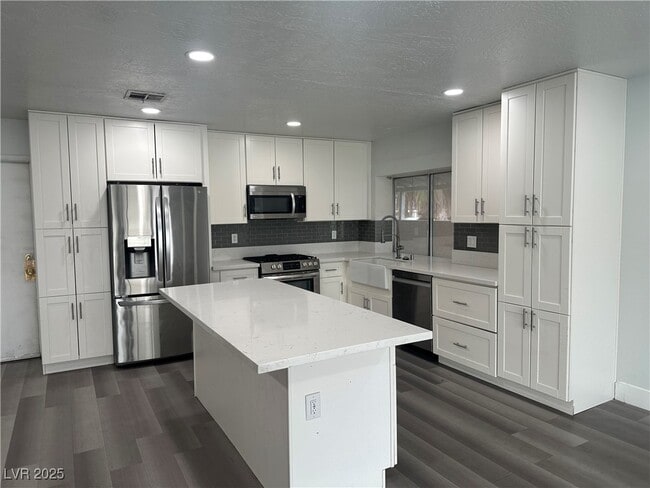 811 Vermillion Dr, Henderson, NV 89002 - House Rental in Henderson, NV ...