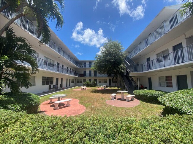 13700 NE 6th Ave Unit 210, North Miami, FL 33161 - Condo for Rent in ...