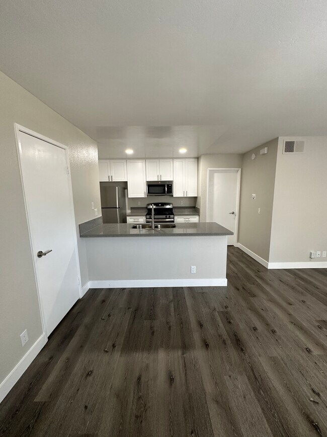 9960 Erma Rd, San Diego, CA 92131 - Apartments in San Diego, CA ...