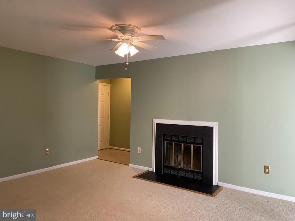20252 Shipley Terrace Unit 6-C-202, Germantown, MD 20874 - Room for ...