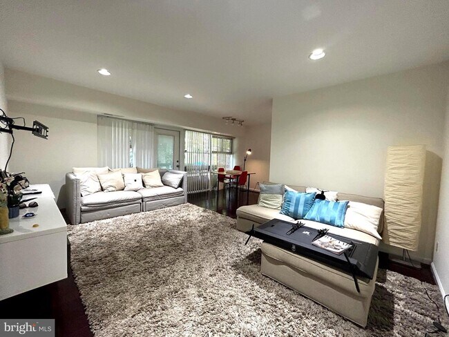 4349 Americana Dr Unit 103, Annandale, VA 22003 - Room for Rent in ...