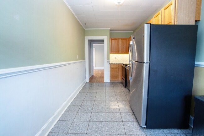 18 Robin Rd Unit 1, West Hartford, CT 06119 - Condo for Rent in West ...