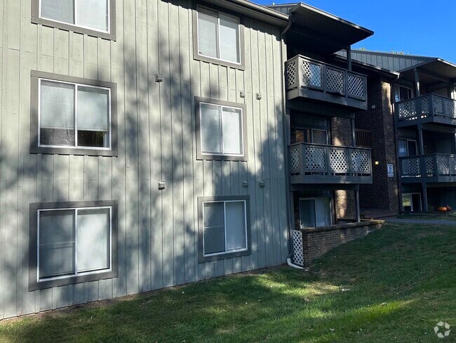 Karr Heights Apartments for Rent with Hardwood Floors - Blacksburg, VA ...