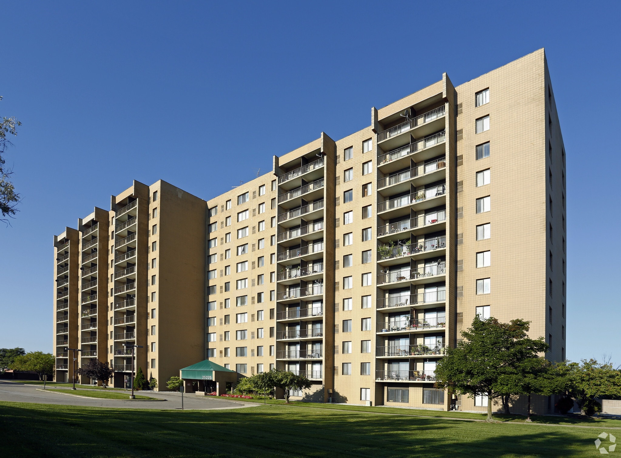Highland Towers - Senior Living 55+ - 25225 Greenfield Rd Southfield ...