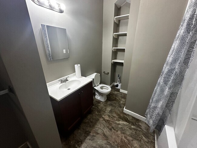 2413 S 11th St Unit 2413 S 11th St., Saint Joseph, MO 64503 - Room for ...