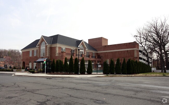 The Park At Arlington Ridge Apartments - Arlington, VA | Apartments.com