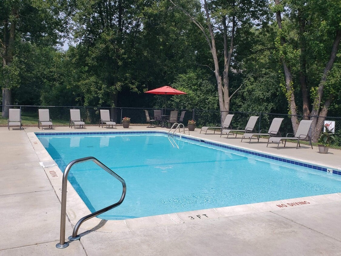 Greyberry Park Apartments - 2870 Greyberry Dr Waterford, MI 48328 ...