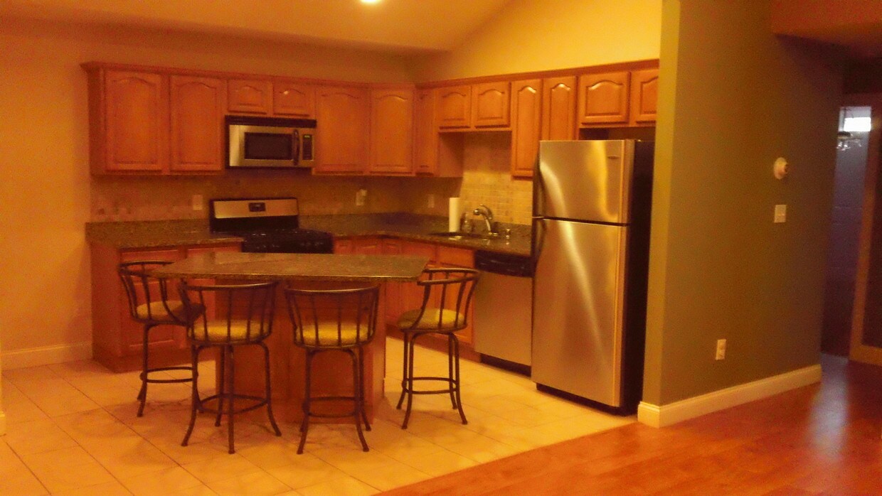 433 Bank St, Fall River, MA 02720 - Condo for Rent in Fall River, MA ...