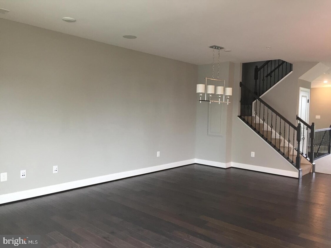 6489 Jack Linton Dr N, Frederick, MD 21703 - Townhome Rentals in ...