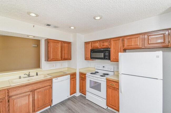 2011 Spenwick Dr Unit 523, Houston, TX 77055 - Condo for Rent in ...