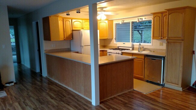 Apartments for Rent with Yard Near Mariners Village | Apartments.com