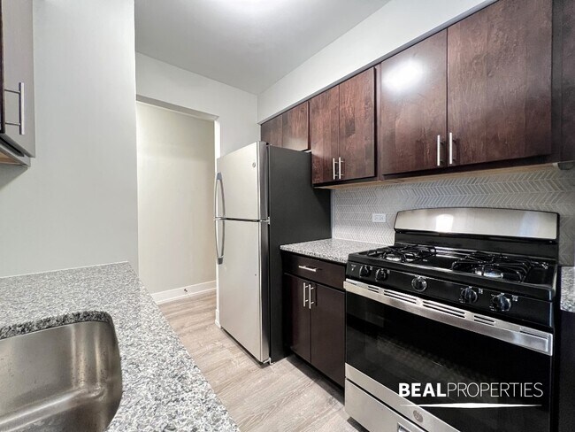 522 W Surf St Unit 216, Chicago, IL 60657 - Condo for Rent in Chicago ...