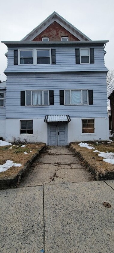 154 Garibaldi Ave Unit 154 Garibaldi Ave #3, Roseto, PA 18013 - Room ...