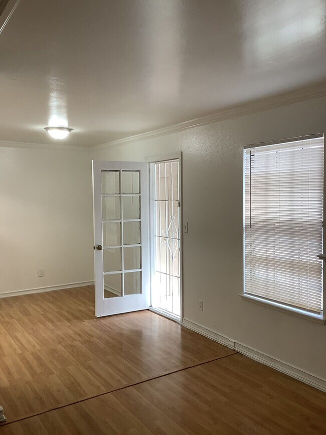 5576 W Rochelle Ave Unit #5C, Las Vegas, NV 89103 - Condo for Rent in ...