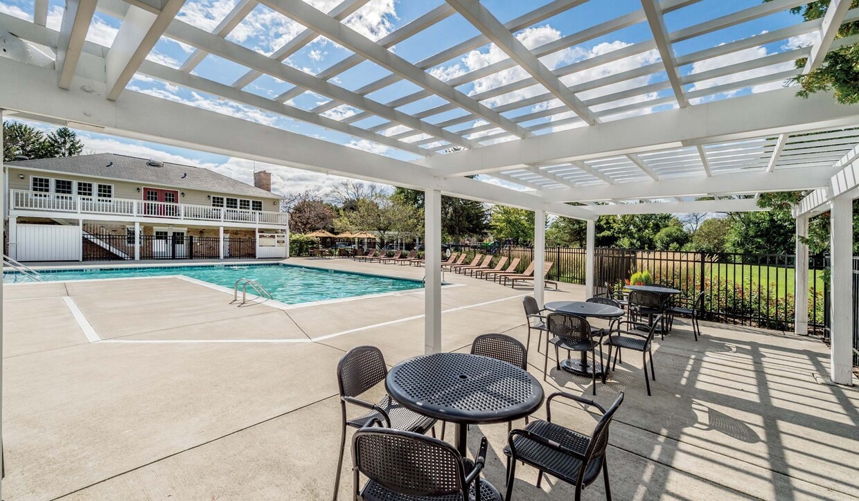 Willow Bend - 2850 Southampton Dr Rolling Meadows, IL 60008 ...