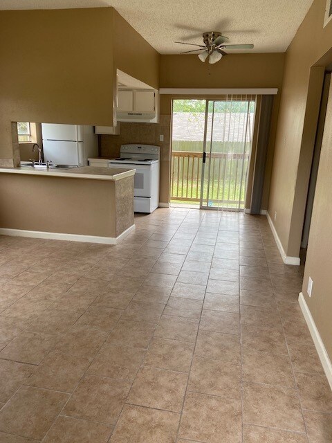 Parkview Apartments - Apartments in Elgin, TX | Apartments.com