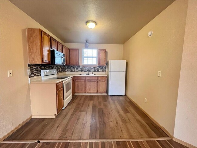 405 Sisters Ave Unit 202, Springdale, AR 72764 - Room for Rent in ...