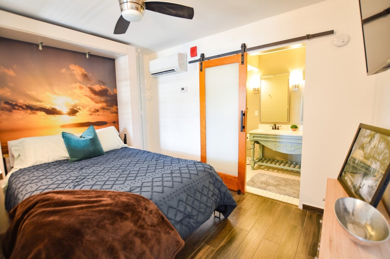 Swan Luxury Studio Apartments - 2735 N Monroe St Tallahassee, FL 32303 ...