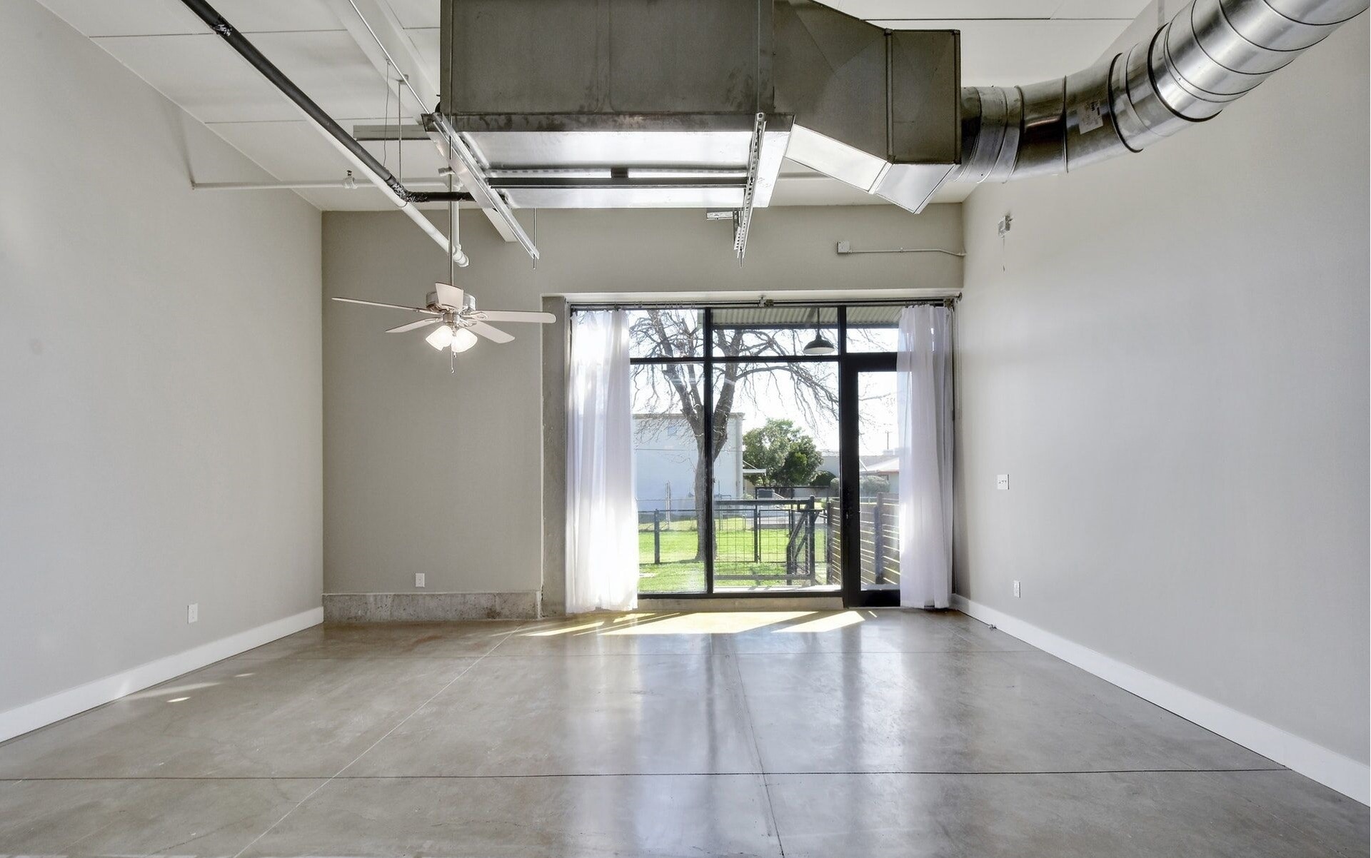 East Commerce Live/Work Lofts - 3363 E Commerce St San Antonio, TX ...