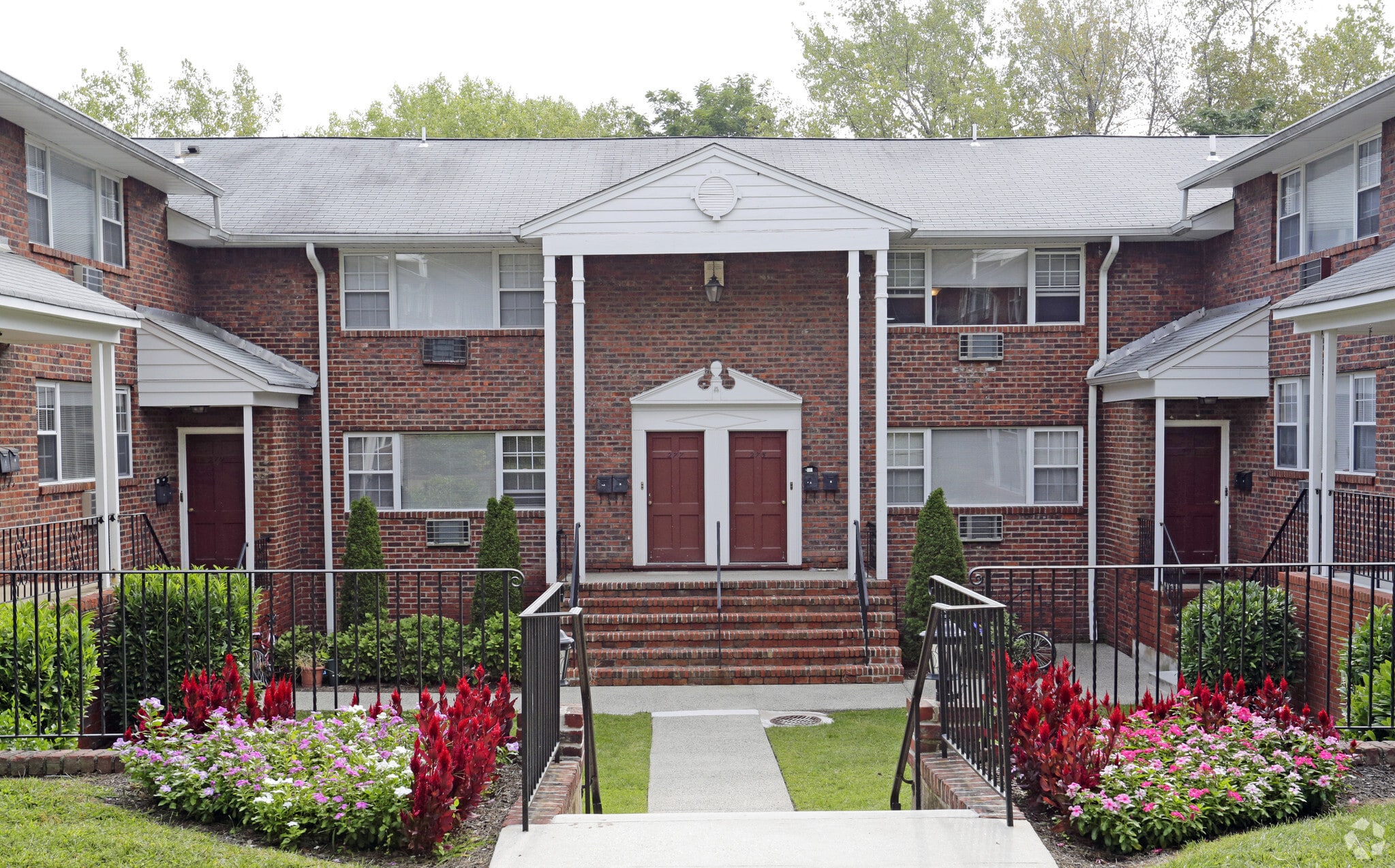 Willow Gardens - 265-287 Willow St Teaneck, NJ 07666 | Apartments.com