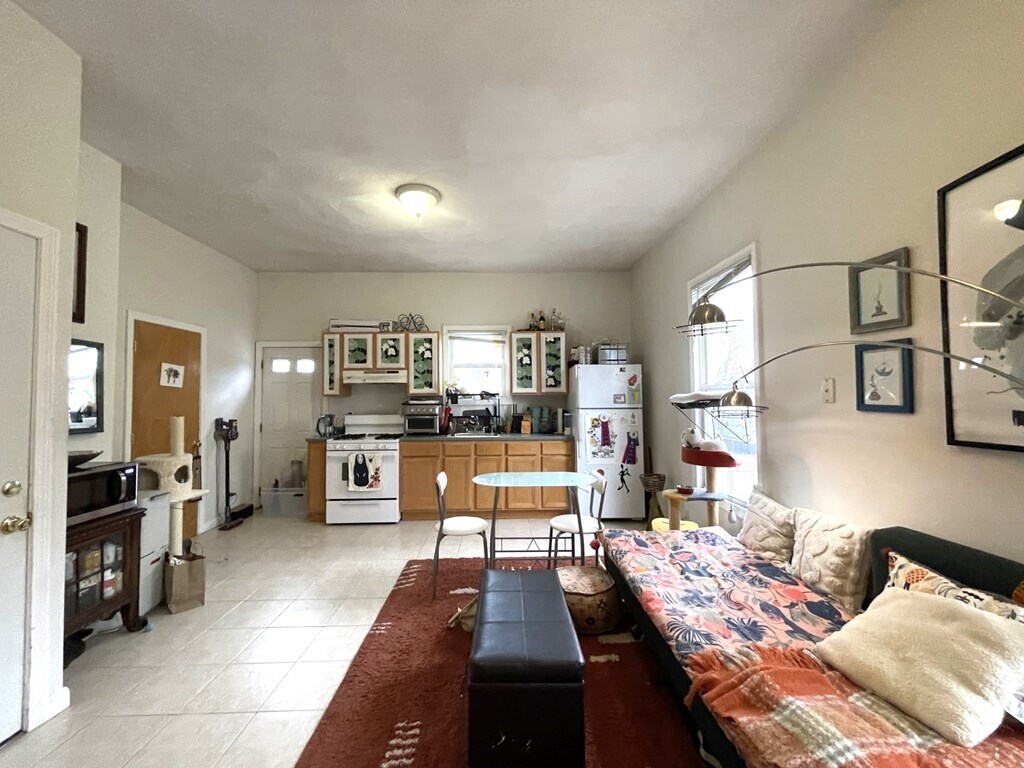 5 Cedar Square Unit 2, Cambridge, MA 02140 - Room for Rent in Cambridge ...