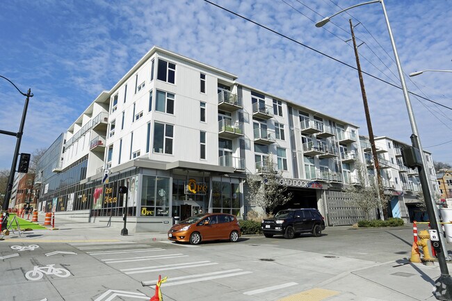 The Lumen Condominium Rentals in Seattle at 500 Mercer St Seattle, WA ...